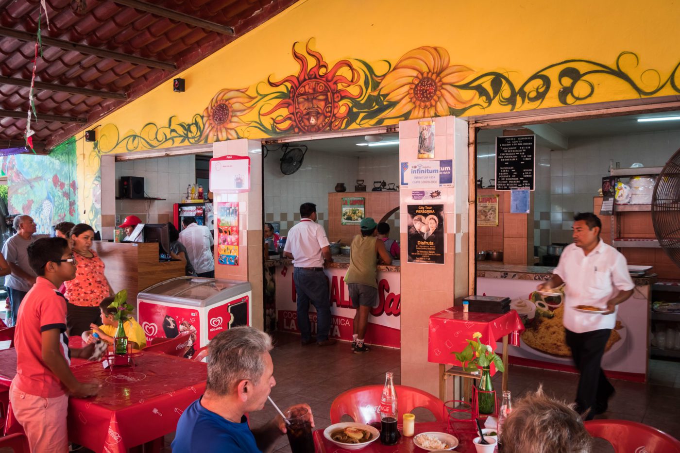 62 Best Restaurants in Merida Mexico + Merida Nightlife, Cantinas & Bars