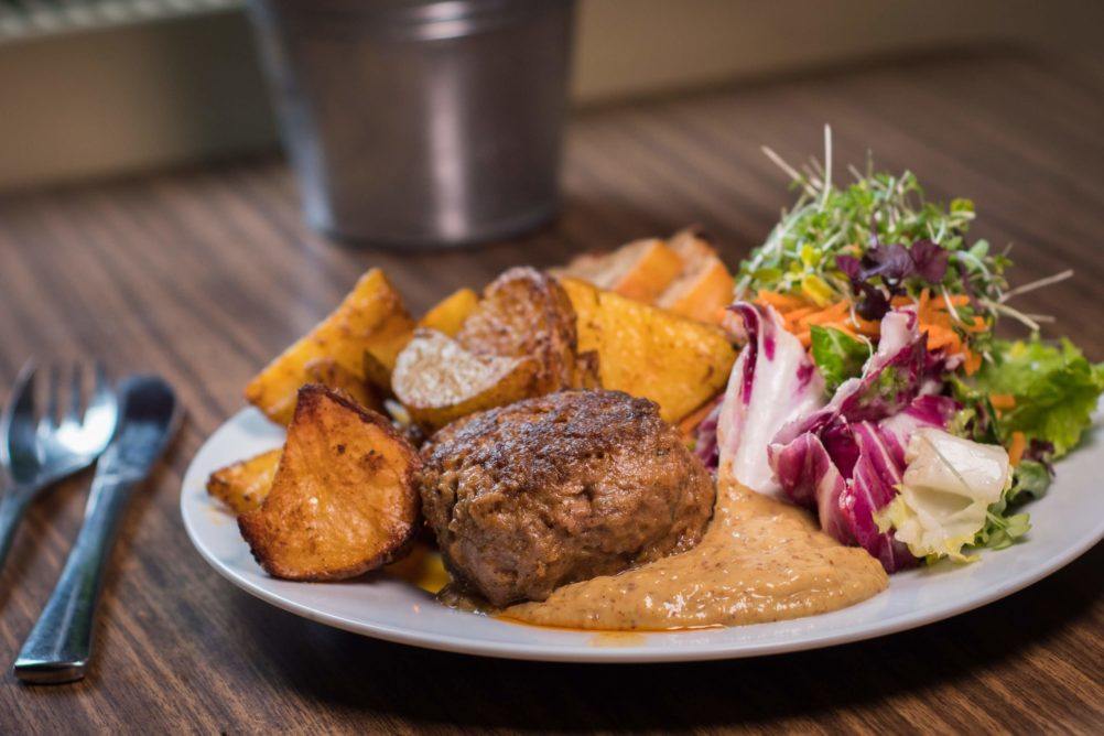 Where Did Hamburgers Originate - Who Invented The Hamburger?